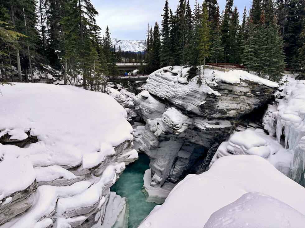 The Icefields Parkway: A Winter Guide for the Most Beautiful Drive in ...